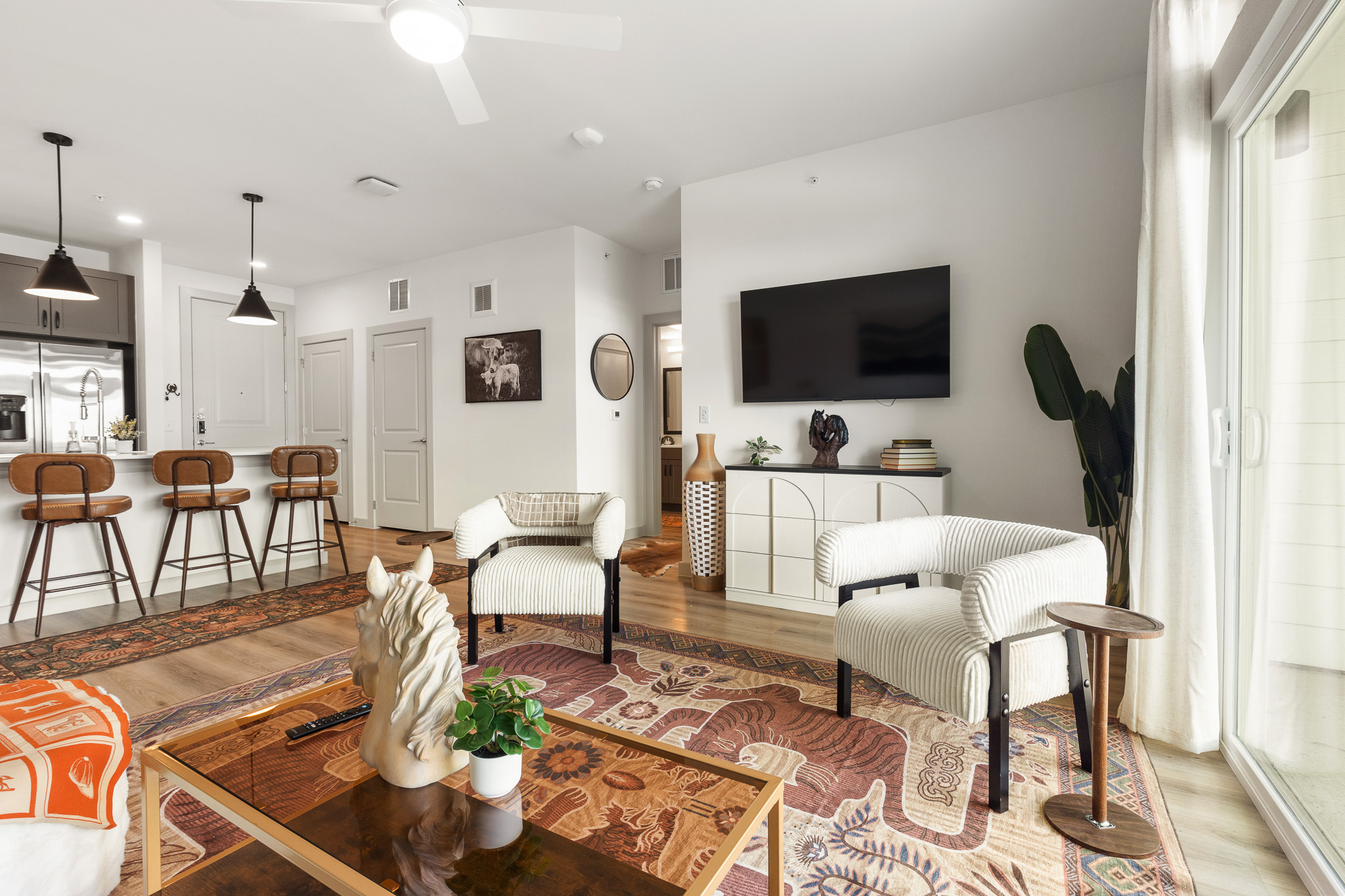 Modern Luxe 1br | Poolside Community Mer 3108 - San Marcos, TX