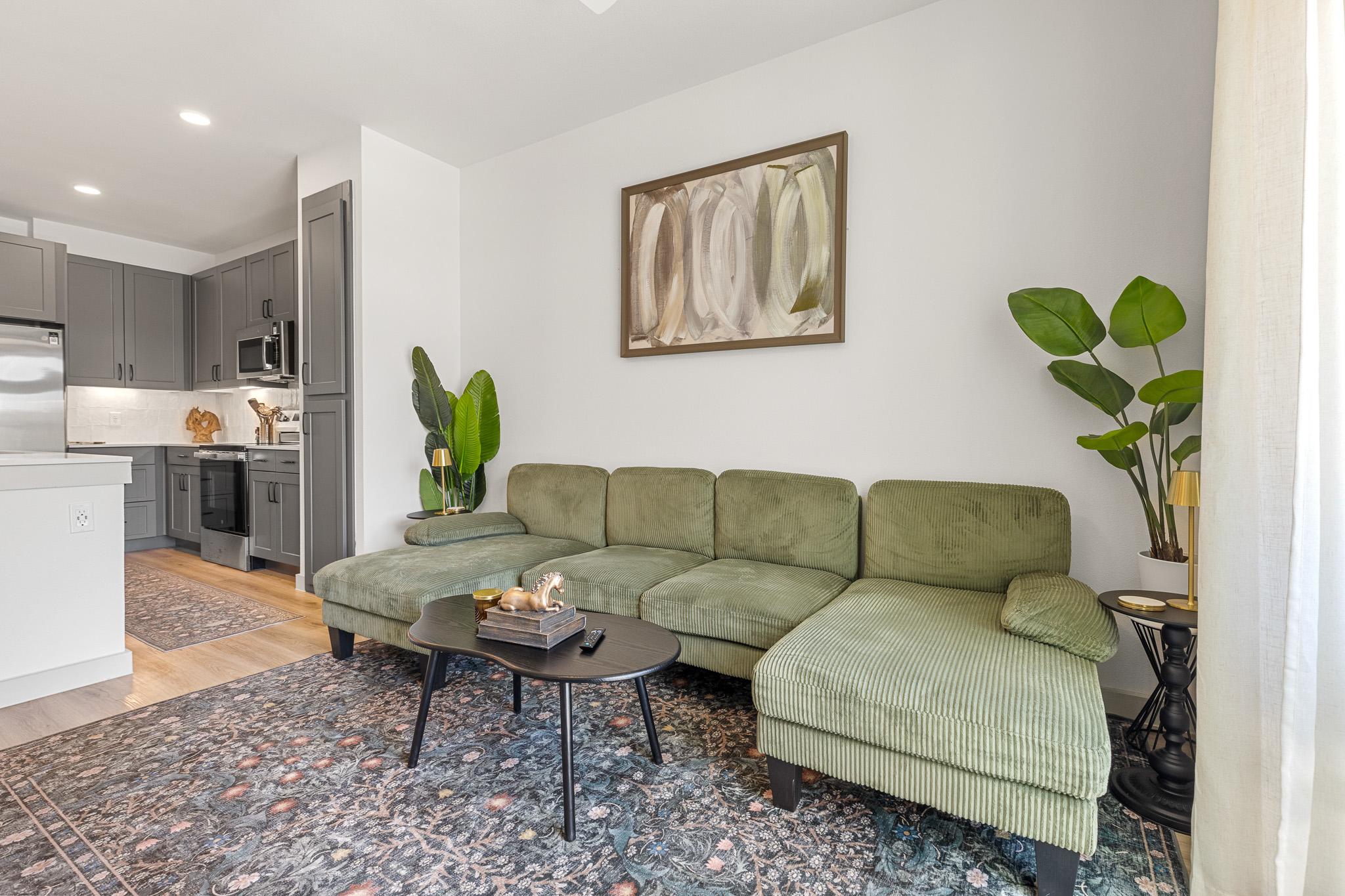 Luxury 1 Bed With Walkout Garden Mer 9115 - San Marcos